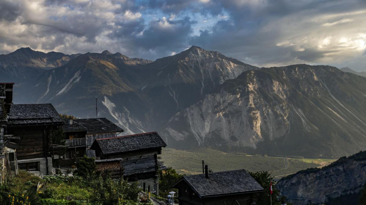 Satul Albinen oferă peste 25.000 de euro pentru o viață în inima ...