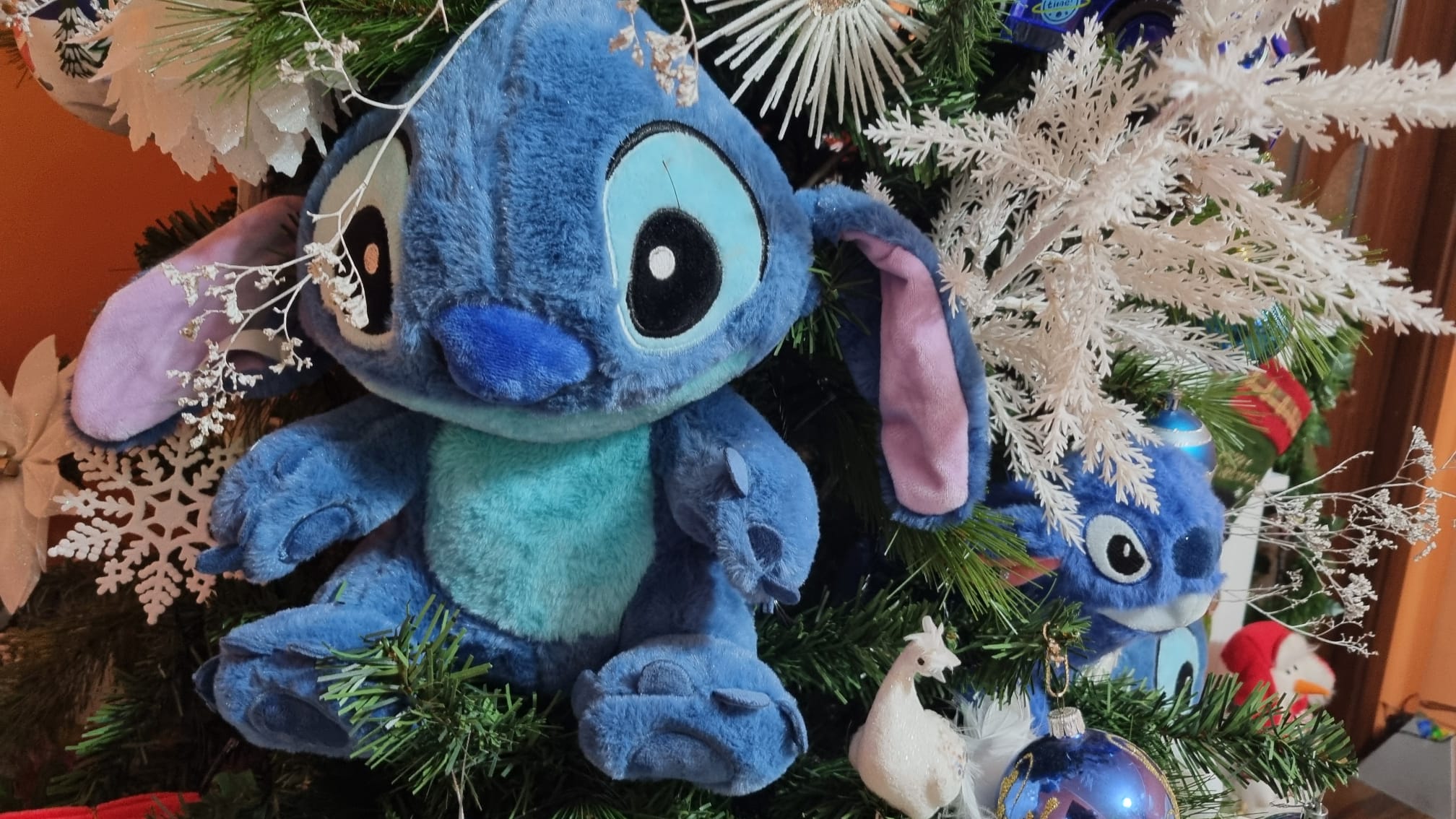 Stitch mania a cucerit România! Cele mai populare jucării de Crăciun ...